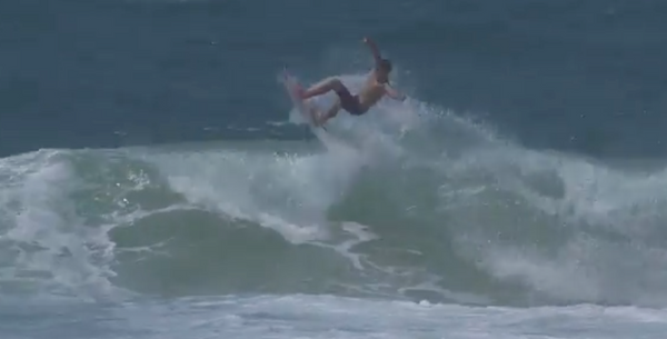 Callum Robson and Wade Carmichael super session via MySurf.tv